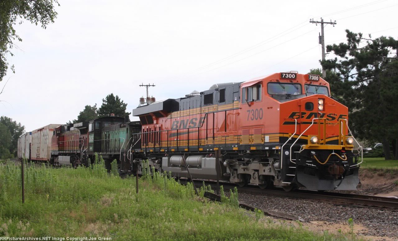 BNSF 7300